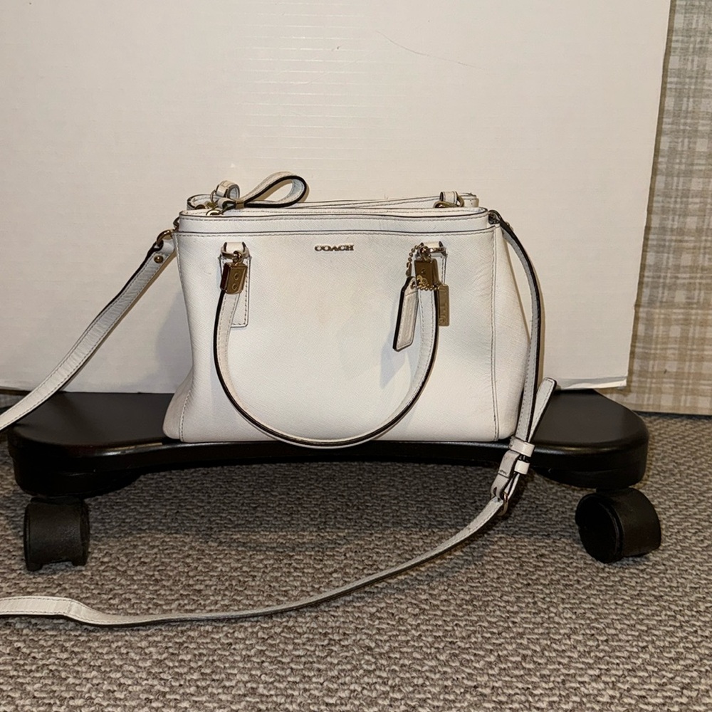 Coach White Purse With Gold Hardware - Gem
